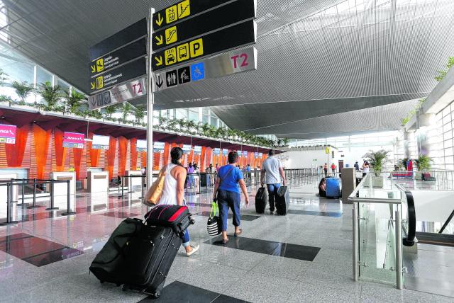 ¡Por fin! Tapabocas deja de ser obligatorio en aeropuertos y aviones ...