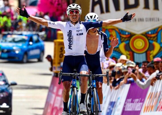 El Team Medellín rompe la carrera y consigue la etapa con Reyes y el ...